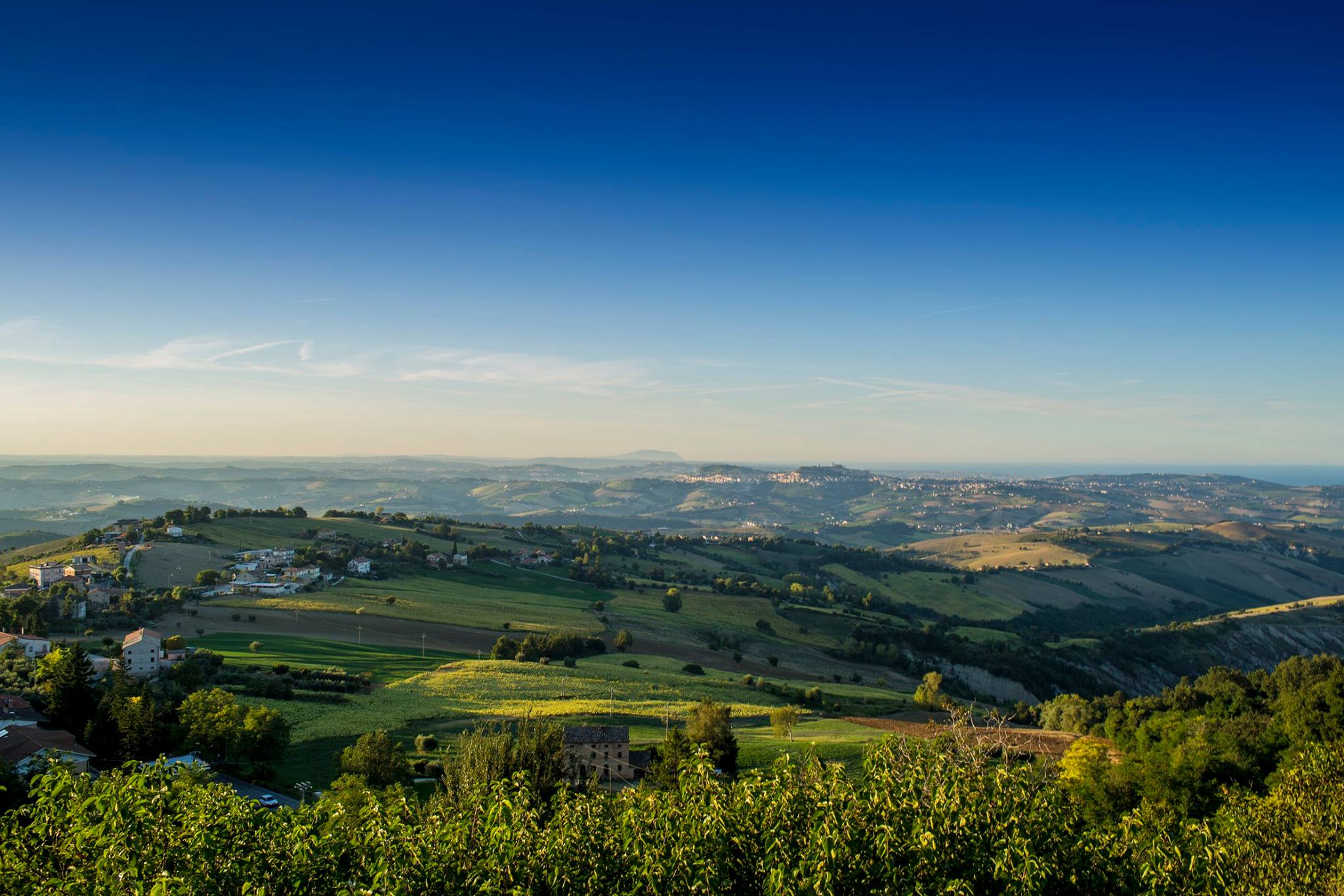 La Rosa Scarlatta - Monterubbiano - Marken - Italien - Ottima Reisen ...